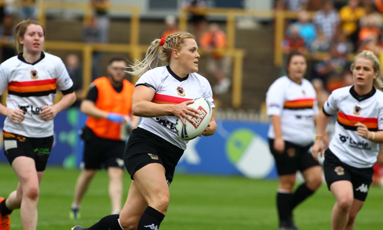 St Helens recruit England international Amy Hardcastle | Love Rugby League