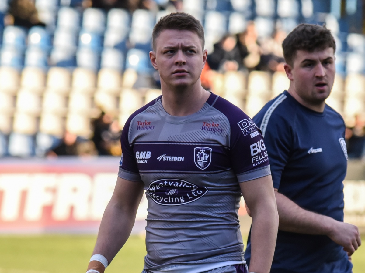 Young half-back signs new Featherstone deal | Love Rugby League