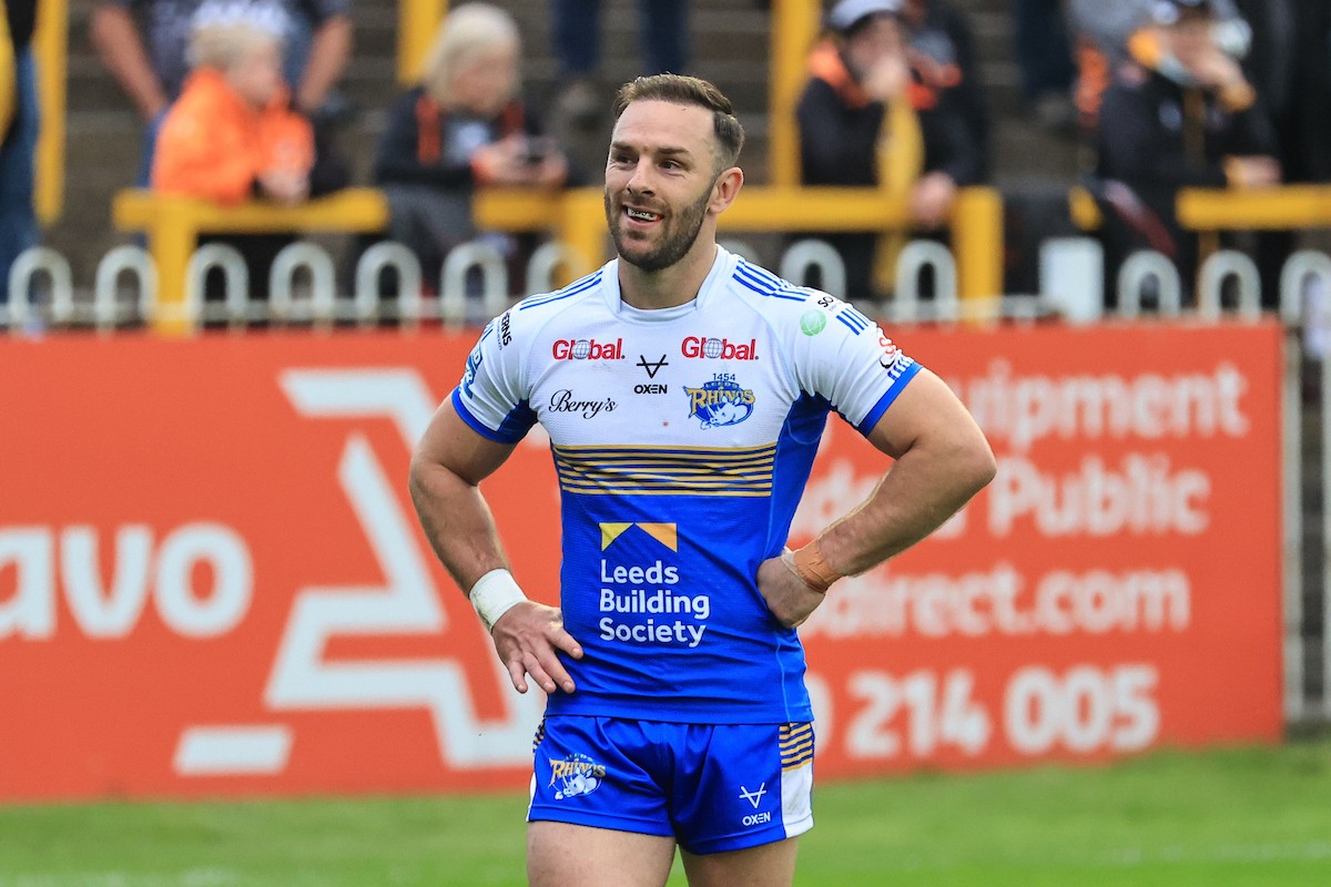 Castleford 6-60 Leeds: Luke Gale inspires Rhinos to huge win | Love ...