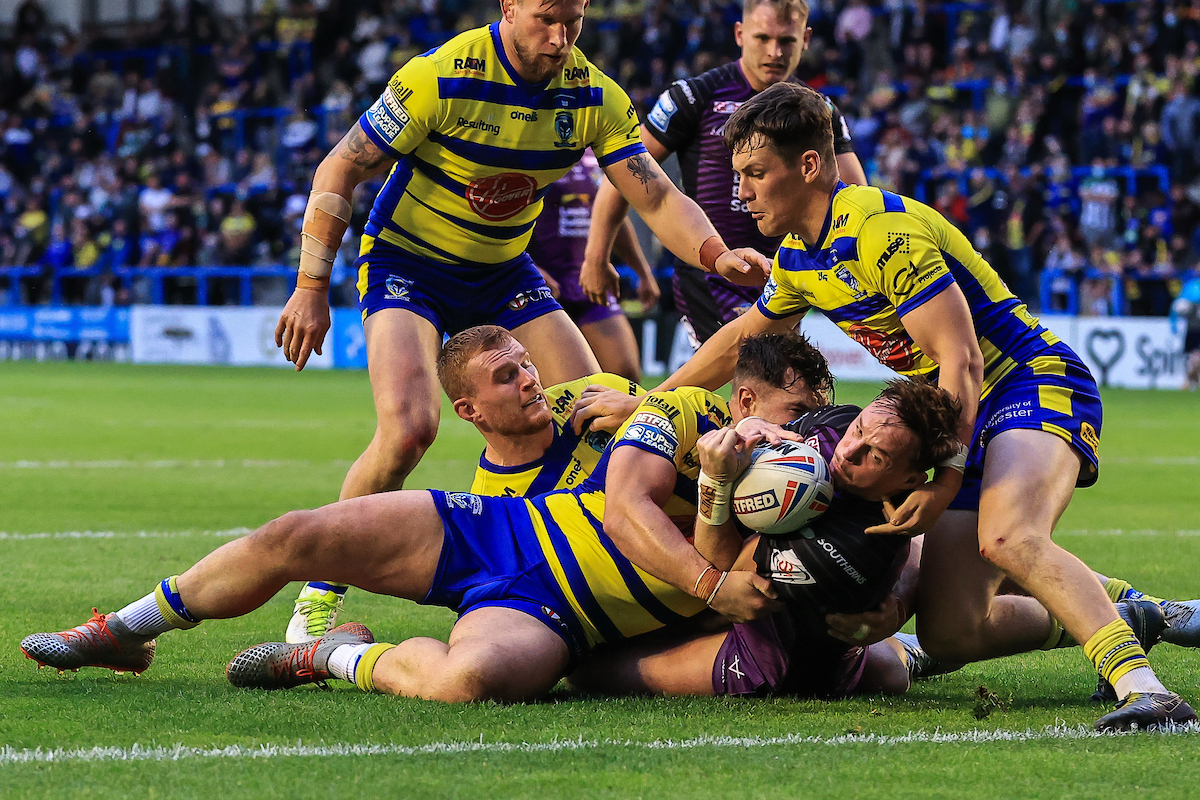 Warrington 16-22 Leeds: Rhinos make it four wins in a row | Love Rugby ...