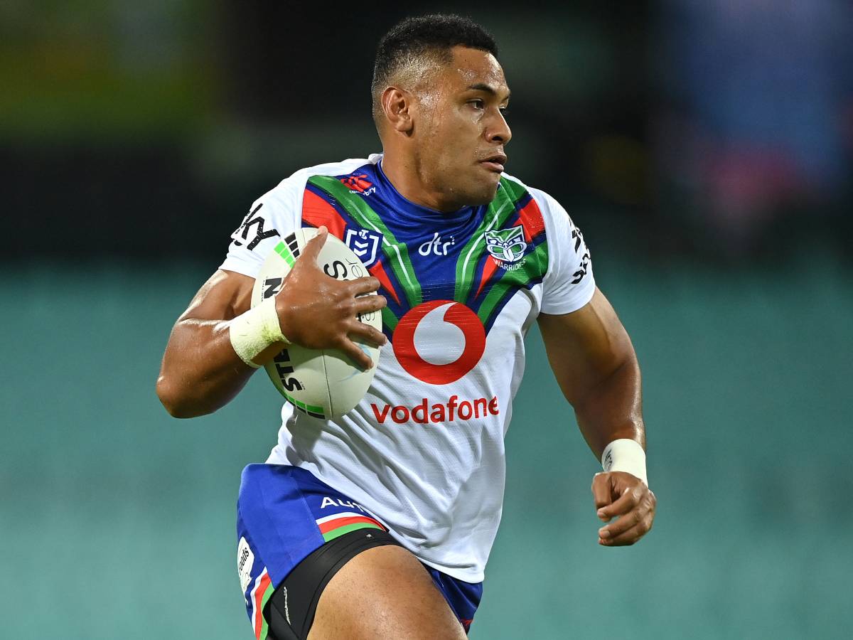 Leeds beat off competition to sign "world class star" David Fusitu'a