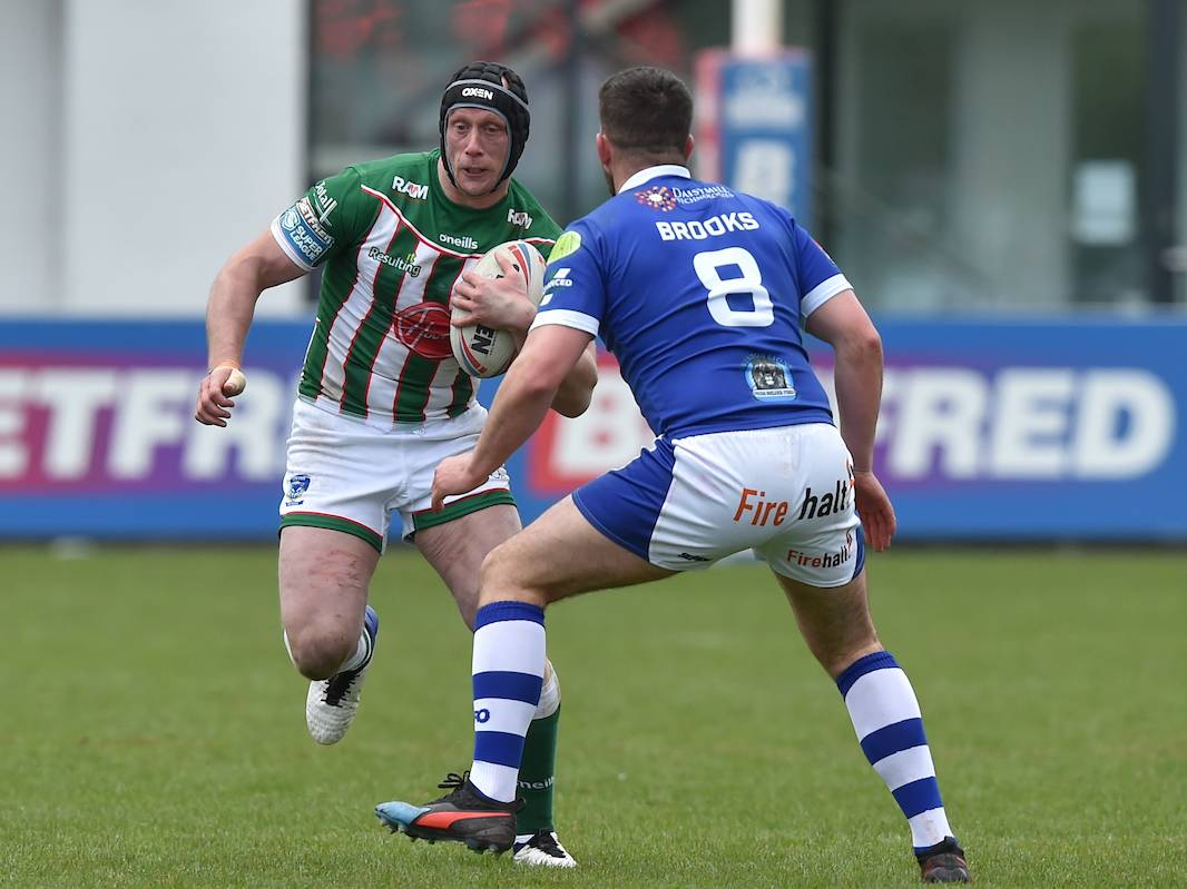 Barrow add international forward for return to Championship