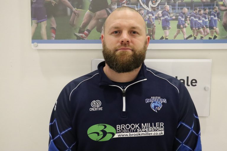 Halifax boss Simon Grix signs new deal | Love Rugby League