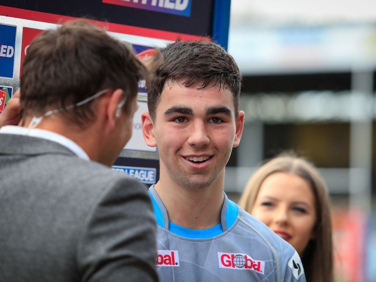 Jack Sinfield tipped for a bright future after "exceptional" Leeds debut
