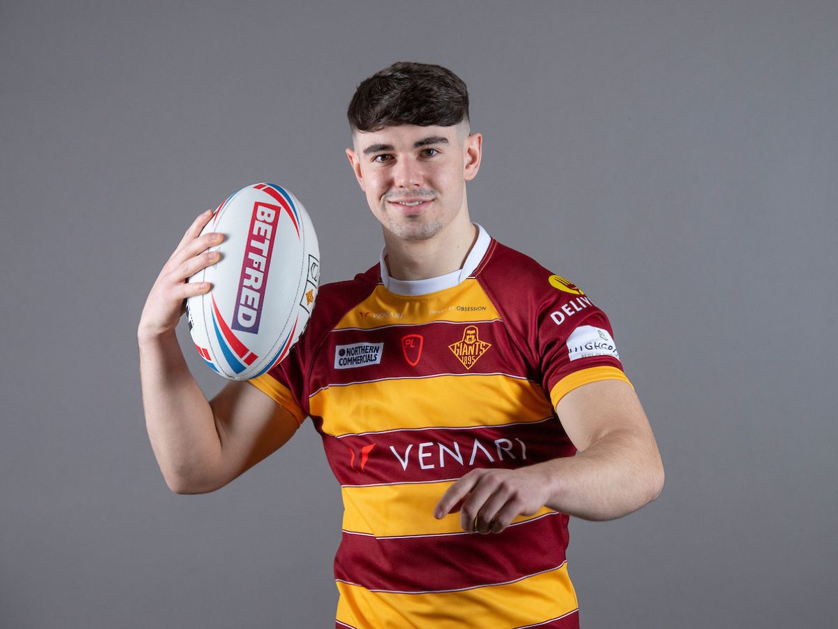 Huddersfield youngster Aidan McGowan makes Championship move