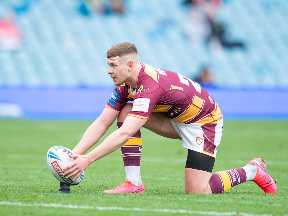 Huddersfield star Olly Russell giving back to Oldham St Annes