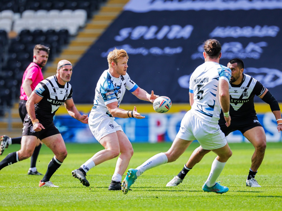 James Cunningham signs two-year deal with Championship club