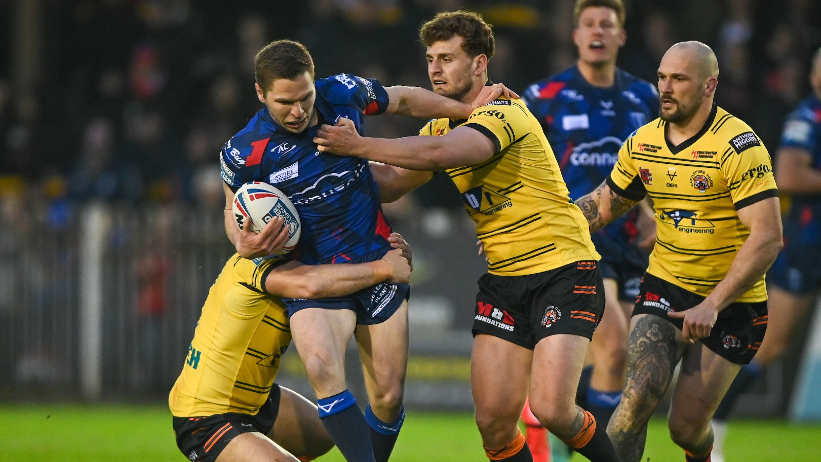 Castleford forced in to late kit change for televised fixture