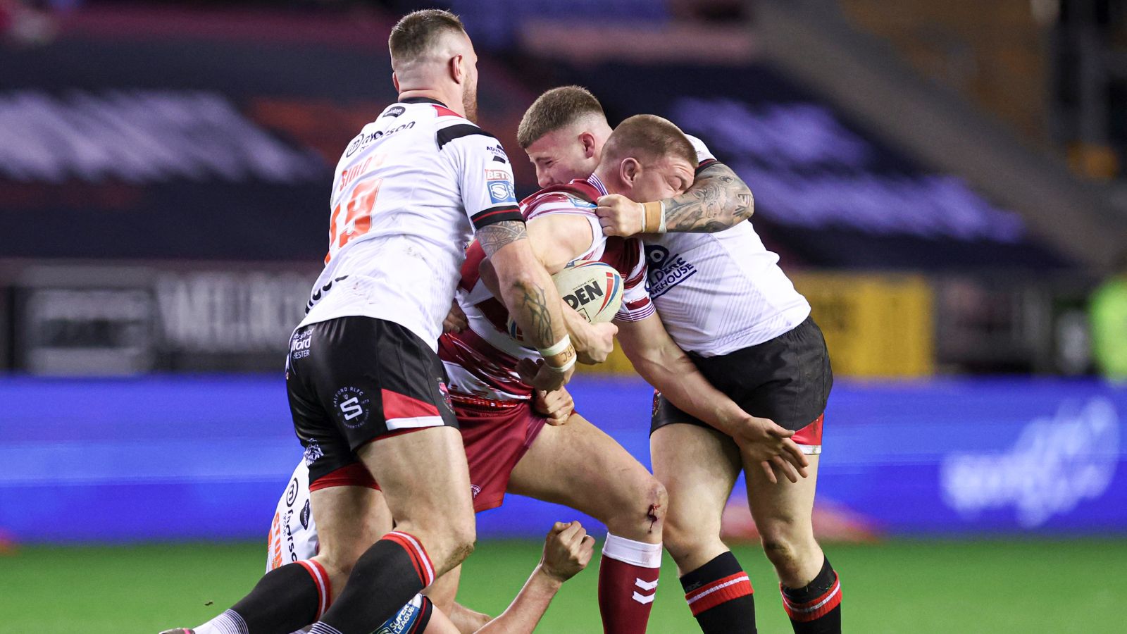 Salford and Warrington duo join Championship club on loan