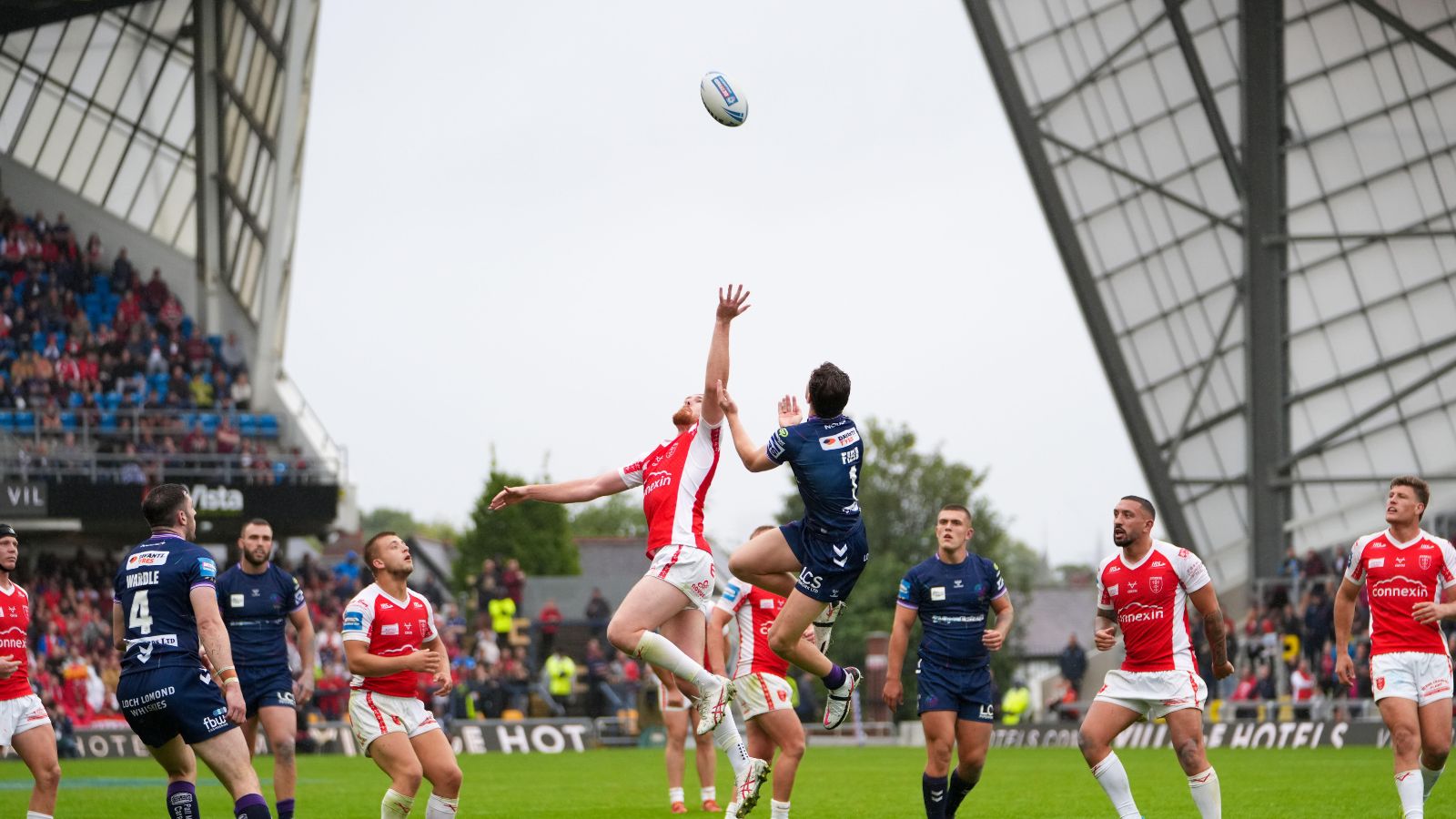 Castleford Tigers swoop in to sign back from fellow Super League outfit ...