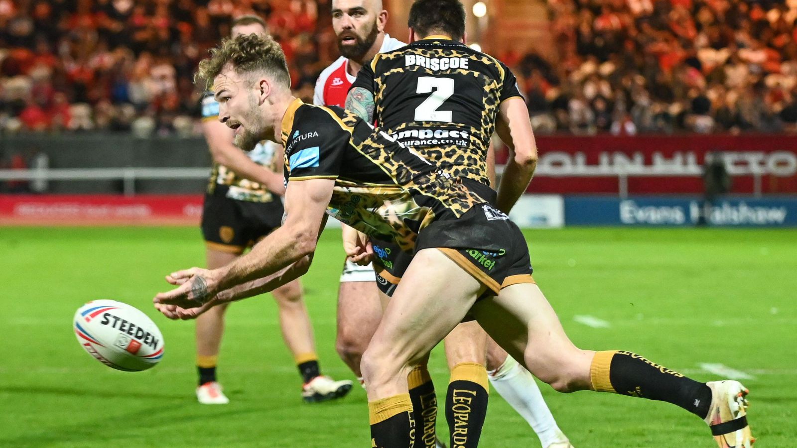 Challenge Cup winner Ben Reynolds makes quick return to Super League ...