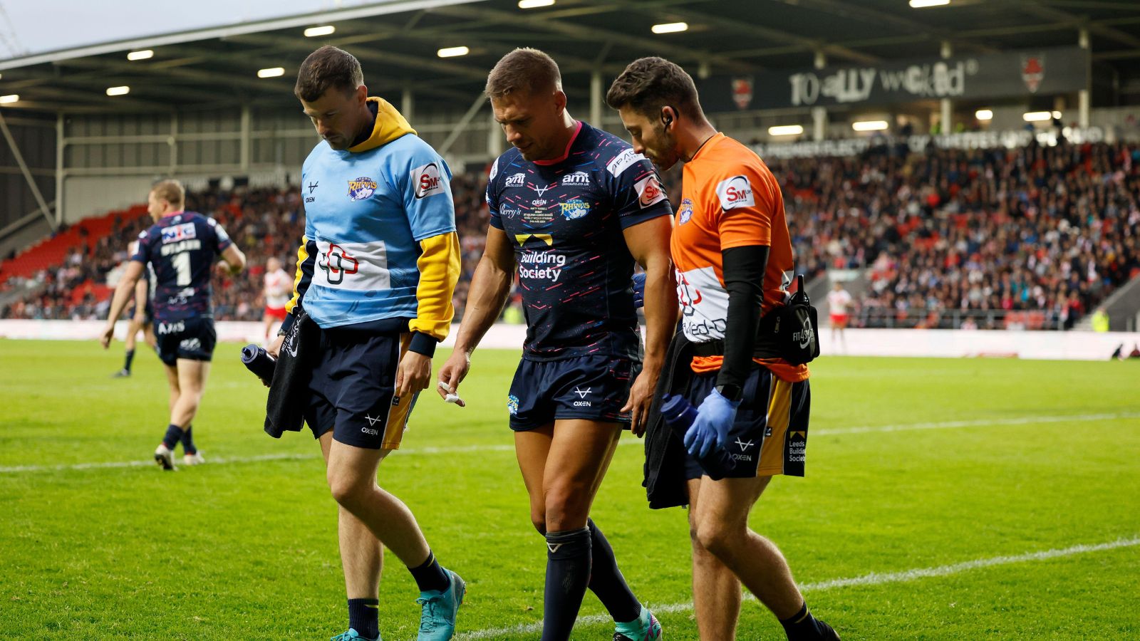 Warrington Wolves' Matty Russell suffers injury blow on Leeds Rhinos bow