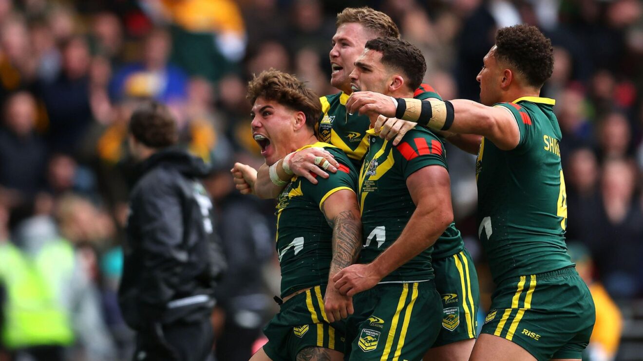 Reece Walsh runs riot as Australia thump England in Ashes opener