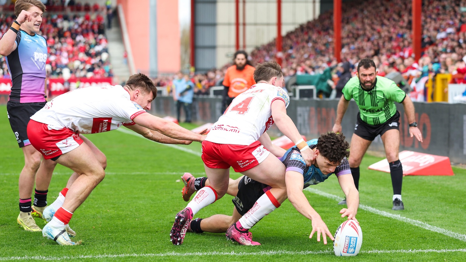 Sky pundit calls disallowed Hull FC try 'outrageous' in Hull FC loss